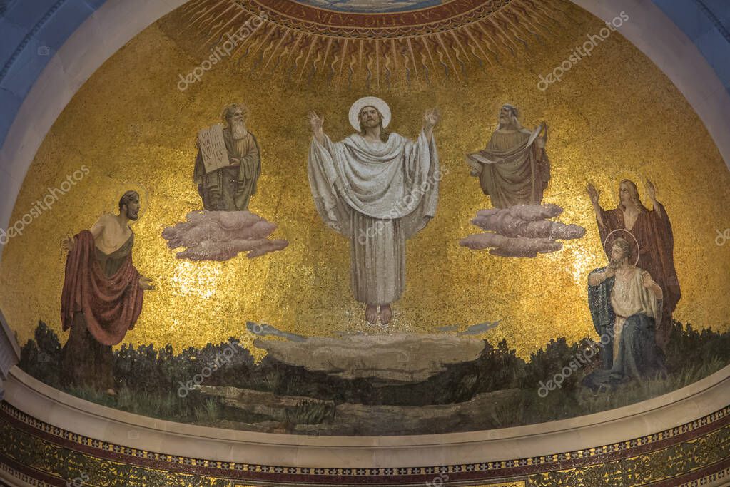 Monte Tabor. Israel. 27 de enero de 2020: Interior de la Iglesia de la ...