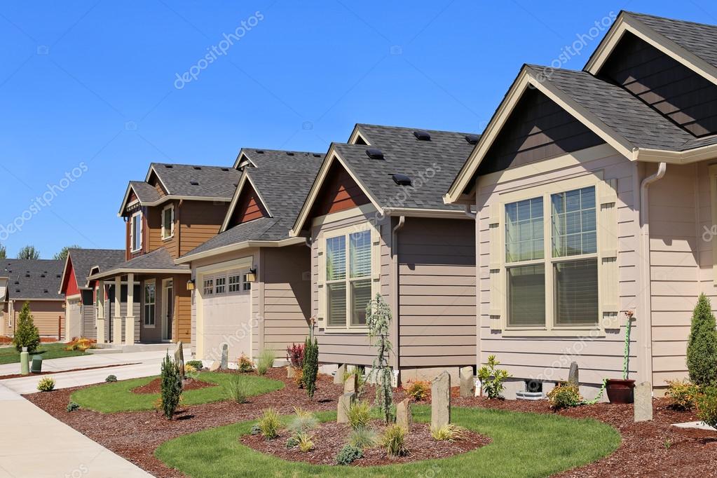 Beautiful Family Homes in Suburban Neighborhood – Stock Editorial Photo ...