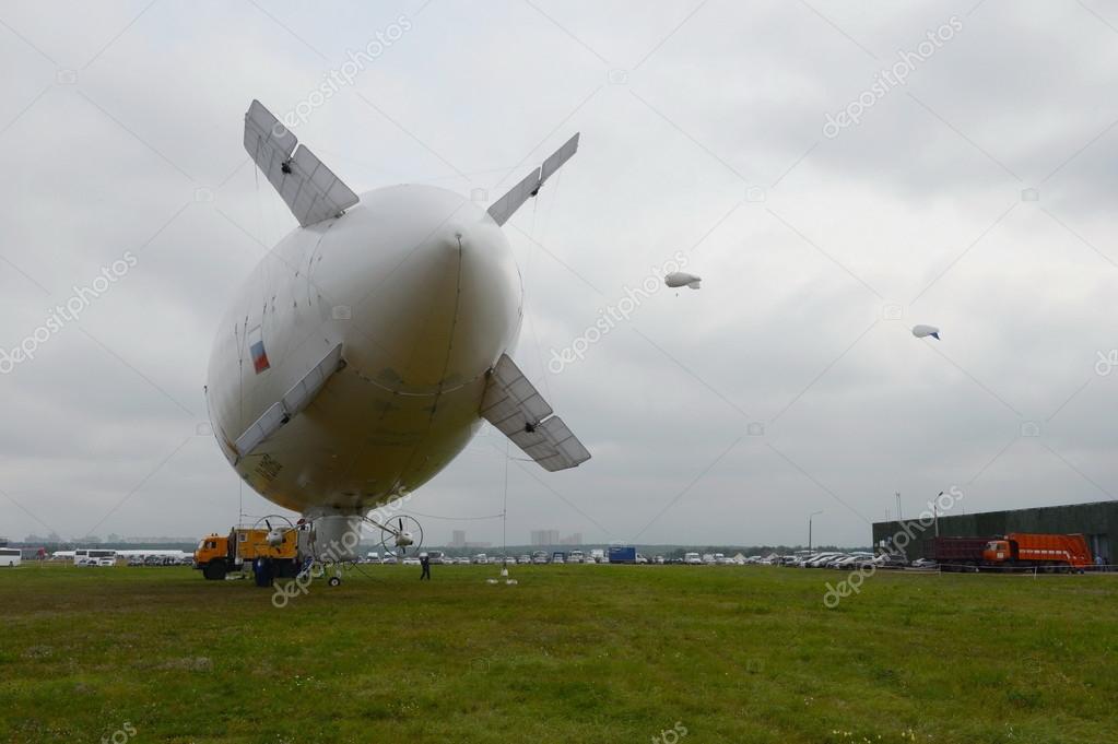 dirigible polivalente Au-30, compañía RosAeroSystems en el Salón Internacional de Aviación y ...