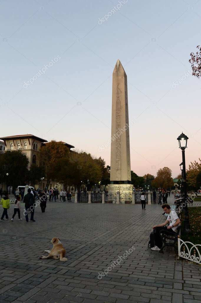 ISTANBUL, TURQU A - 5 DE NOVIEMBRE DE 2019: Vista del Obelisco de ...