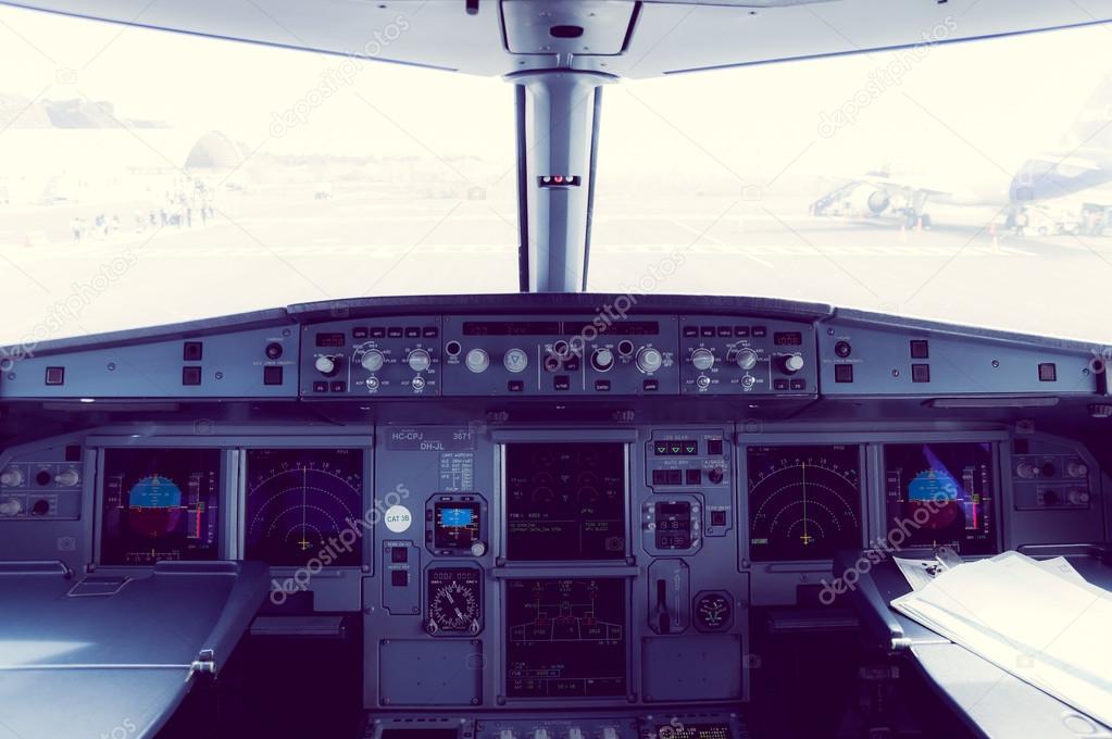 Cockpit view of airplane interior — Stock Photo © pxhidalgo #63387811