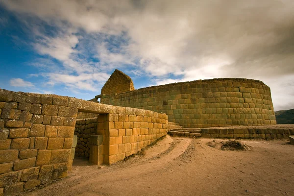 Ingapirca important inca ruins in Ecuador Stock Photo by ©pxhidalgo ...