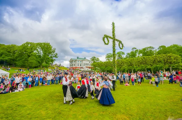 Maypole dancing Pictures, Maypole dancing Stock Photos & Images ...