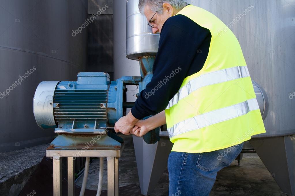 Maintenance Stock Photo by ©temis1964 55951171