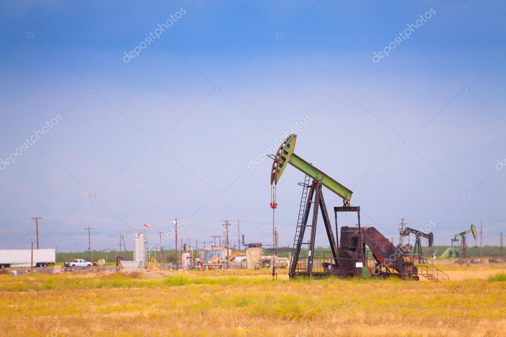 Extraction oil deposits at manufacturing zone ⬇ Stock Photo, Image by ...