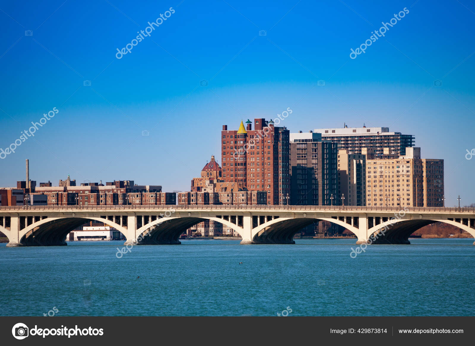 Macarthur Bridge Detroit River Sunny Day Sunset Point Belle Isle ...