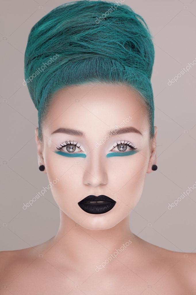 Futuristic Makeup Looks | Saubhaya Makeup