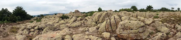 Batuan atas Stock Photos, Royalty Free Batuan atas Images | Depositphotos