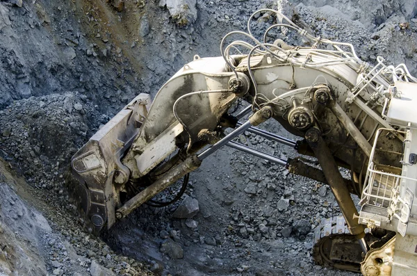 Loading pit Stock Photos, Royalty Free Loading pit Images | Depositphotos