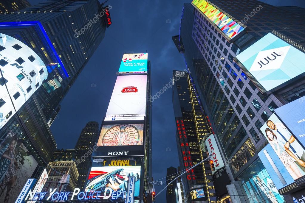 Times Square, NY. — Stock Editorial Photo © vwalakte #88066788