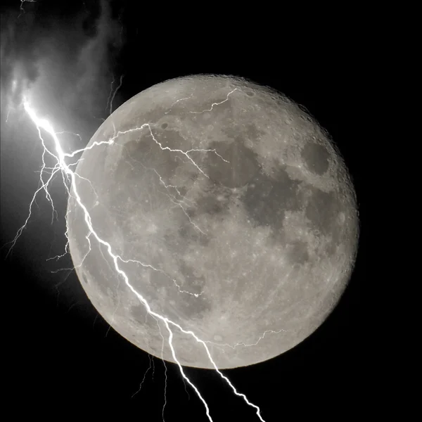 Full moon lightning Stock Photos, Royalty Free Full moon lightning ...