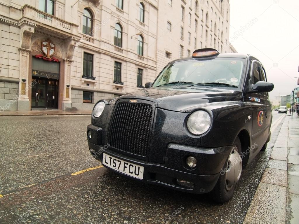 Black cab in London – Stock Editorial Photo © ivanmateev #63366317