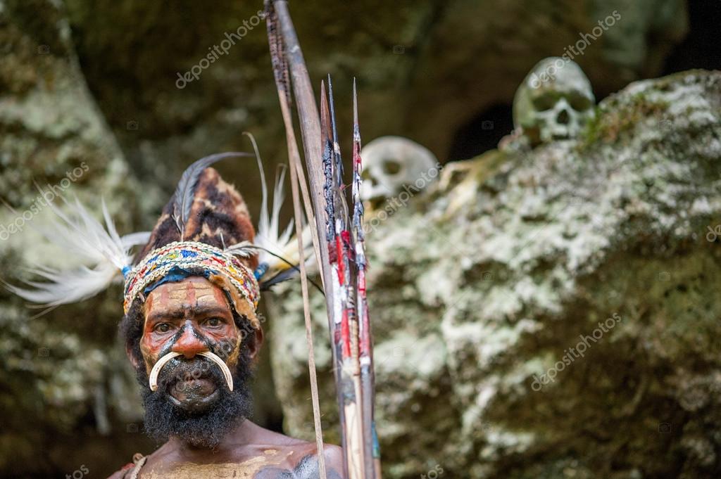 El guerrero de una tribu papuana de Yafi 2022