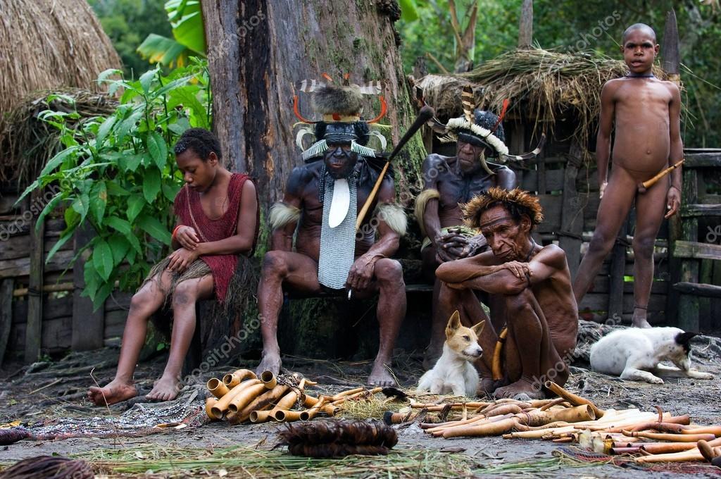 The people from Dani Dugum tribe. — Stock Editorial Photo © SURZet #73094051