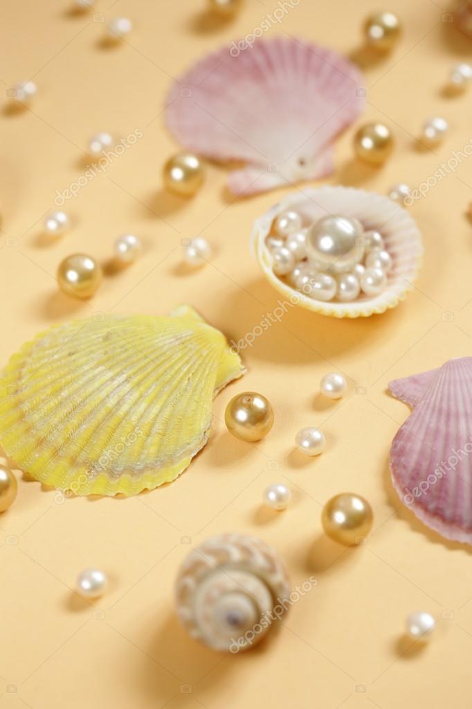 Pearls In Shell Wallpaper
