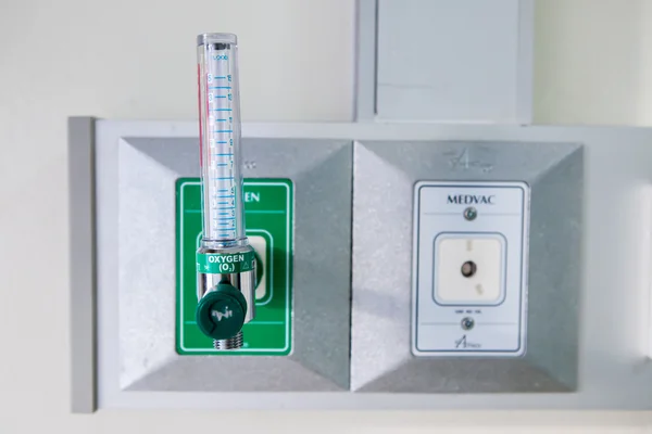 Oxygen piping and regulator with flow meter for patient — Stock Photo ...