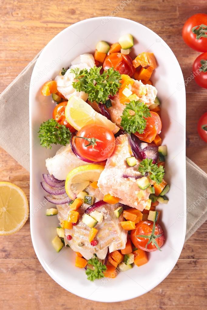 Fish fillet with vegetables — Stock Photo © studioM #73208807