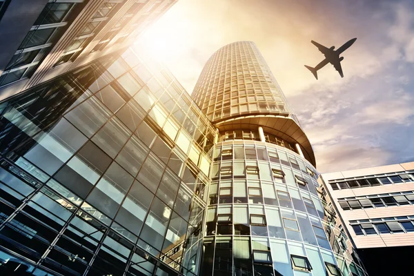 Edificio desde abajo fotos de stock, imágenes de Edificio desde abajo ...