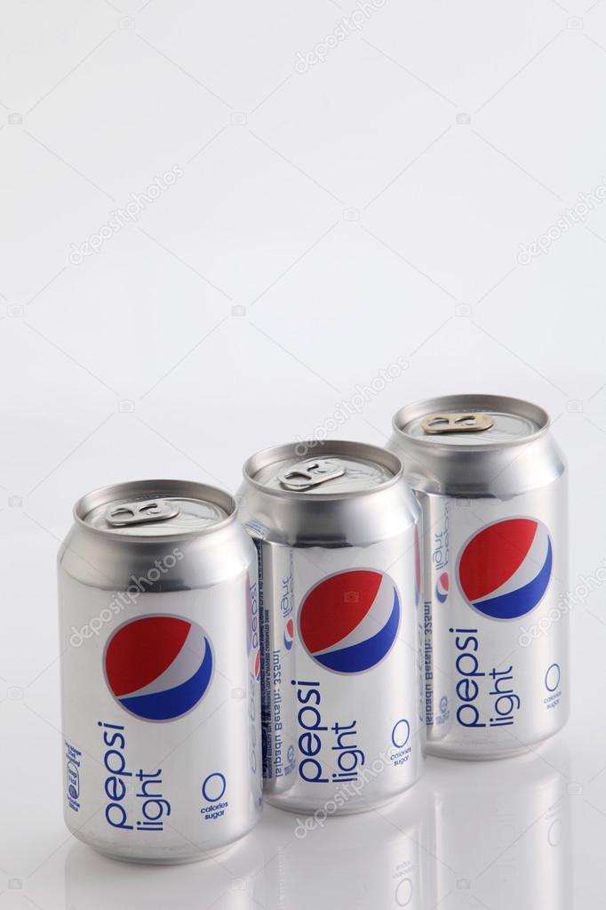 Pepsi Light cans – Stock Editorial Photo © eskaylim #118705210