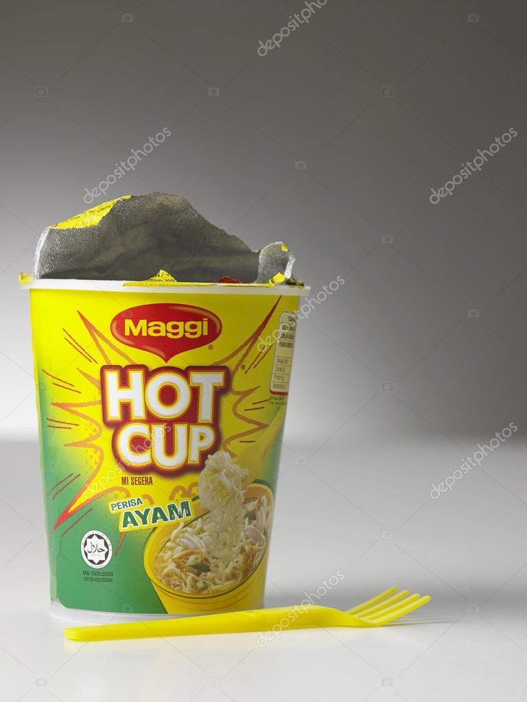 Maggi intant cup noodle — Stock Editorial Photo © eskaylim #81884554