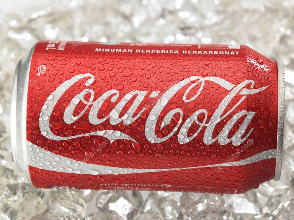 Coca cola can – Stock Editorial Photo © eskaylim #81884938