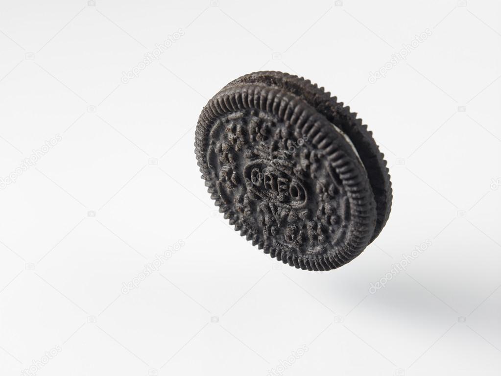 Oreo isolated on white background — Stock Editorial Photo © eskaylim ...