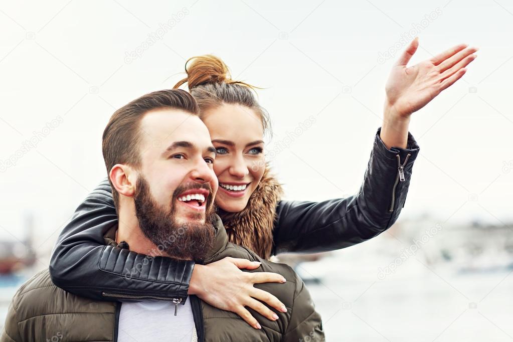 Pareja joven pasando el rato: fotografía de stock © macniak #109129758 ...