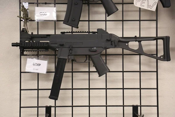 Rak senjata Stock Photos, Royalty Free Rak senjata Images | Depositphotos