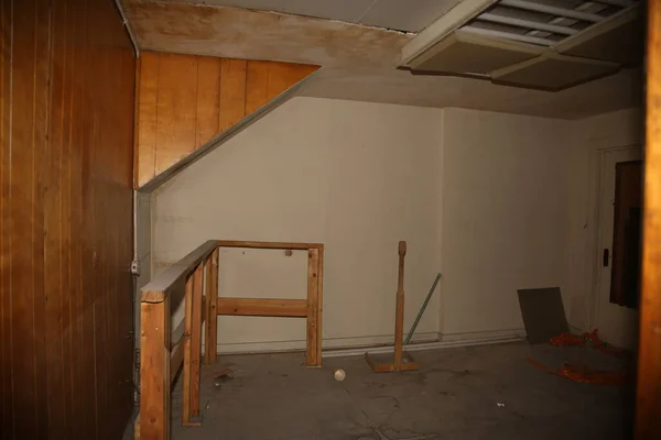 Ghetto house Stock Photos, Royalty Free Ghetto house Images | Depositphotos