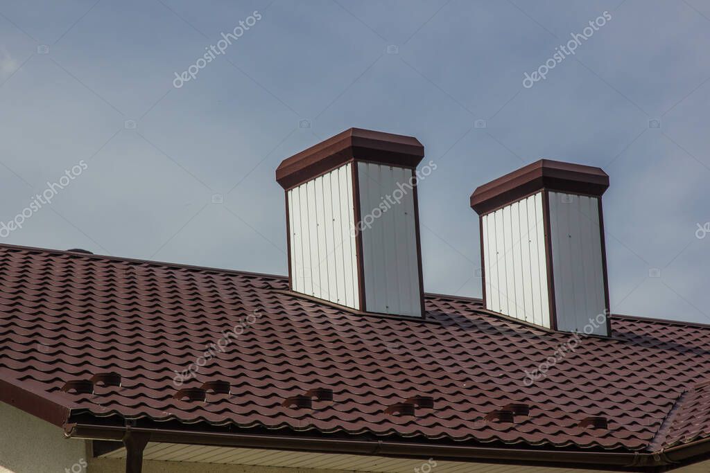 el techo de la casa en la que se utilizan materiales modernos para ...