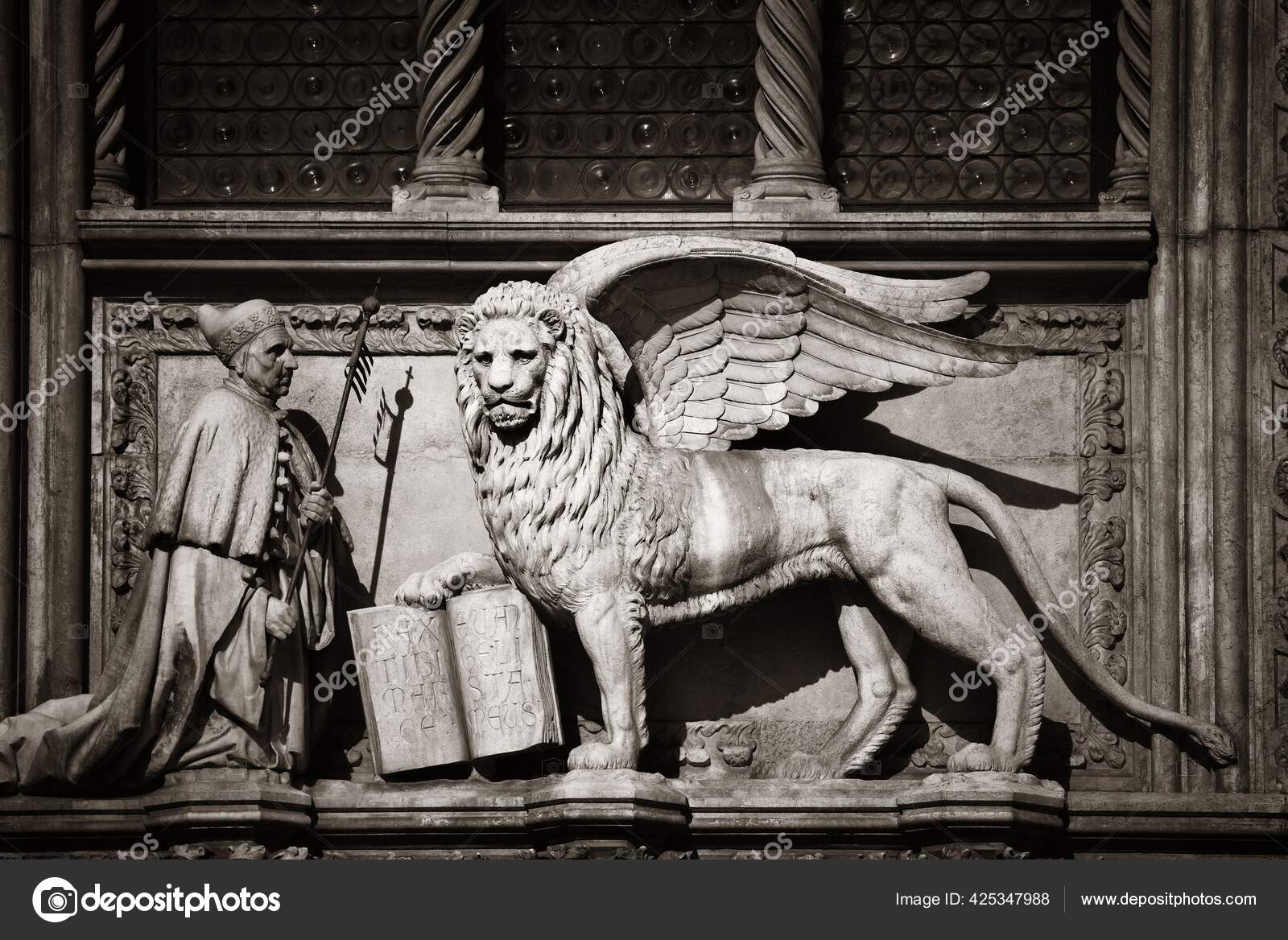 Lion Venice Statue Historical Buildings Piazza San Marco Italy Stock ...