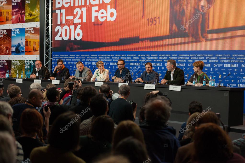 Mikael Persbrandt, Daniel Bruehl, Emma Thompson, Brendan Gleeson y ...