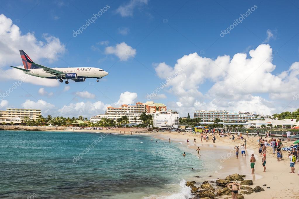 Maho Beach on Sint Maarten — Stock Photo © sepavone #58360077
