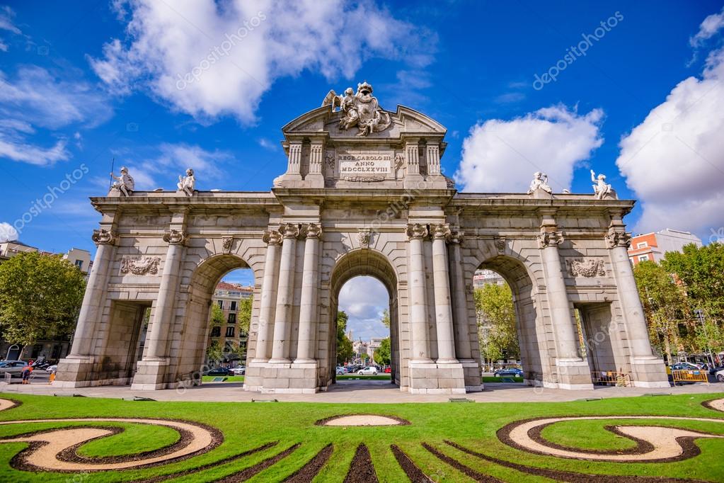 Puerta de Alcala — Stock Photo © sepavone #77871890