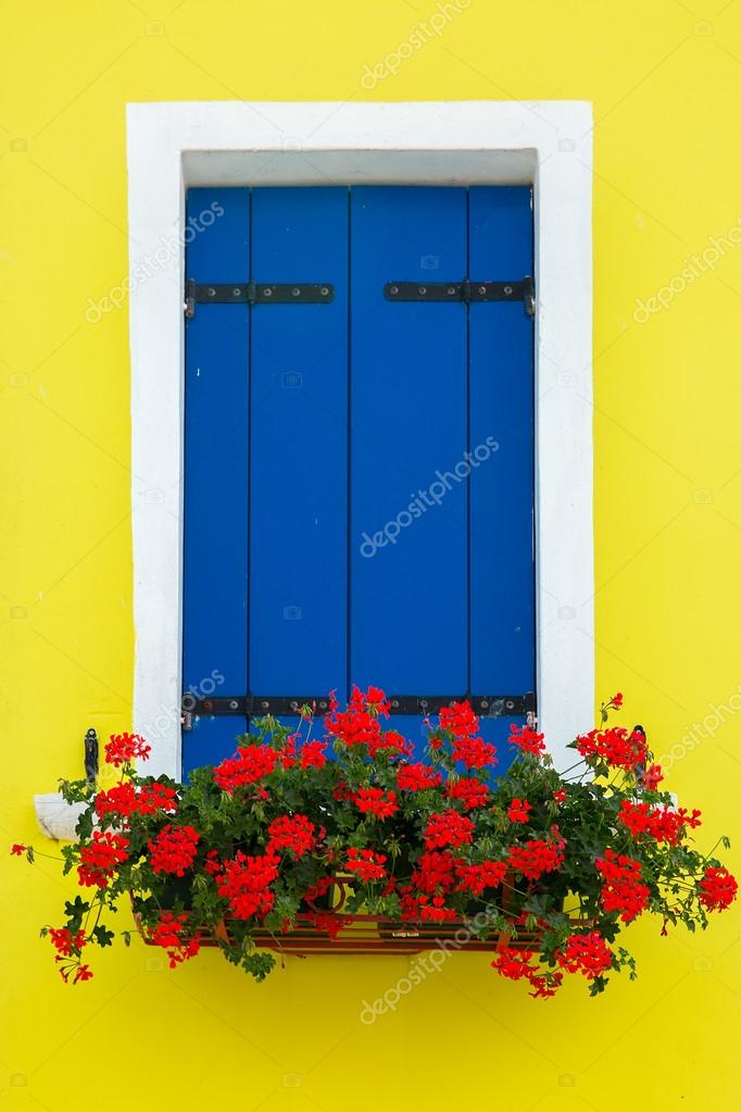 Colorful window on the wall, Burano, Venice, Italy — Stock Photo ...