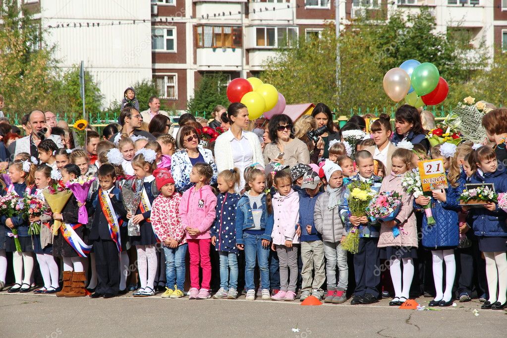 The Knowledge Day in Russia — Stock Editorial Photo © ELINA #82544630