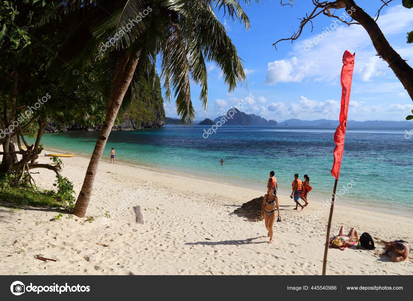 Palawan Philippines December 2017 People Visit Papaya Beach Palawan ...