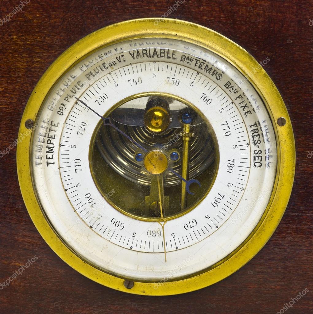 Barómetro aneroide antiguo 2022