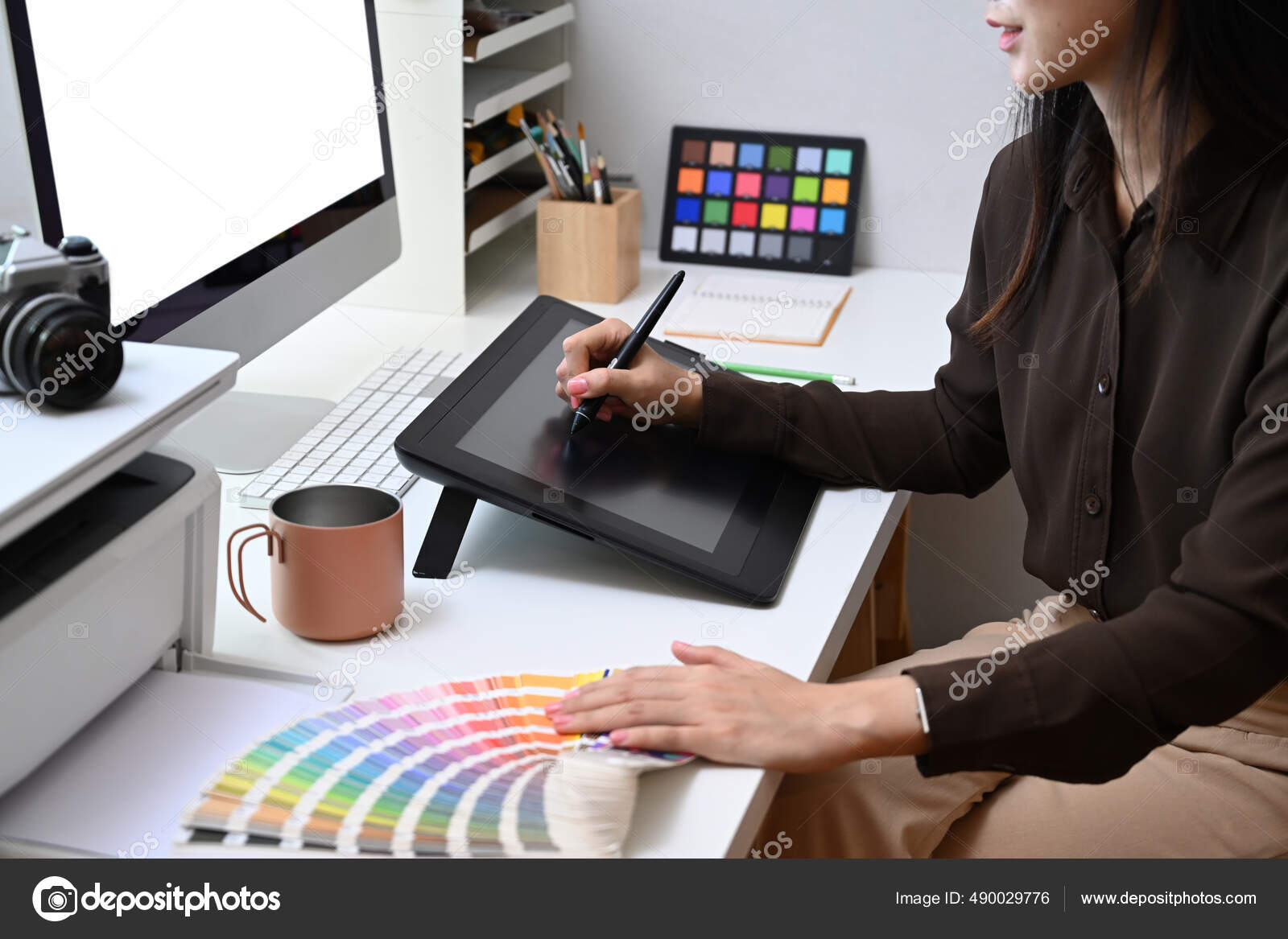 Cropped Shot Female Graphic Designer Working Graphic Tablet Color ... Cropped Shot Female Graphic Designer Working Graphic Tablet Color ...