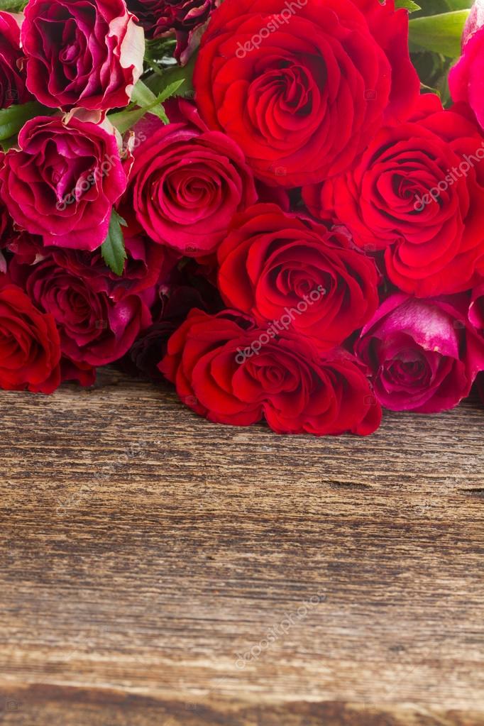 Pile of red roses — Stock Photo © Neirfys #86661292