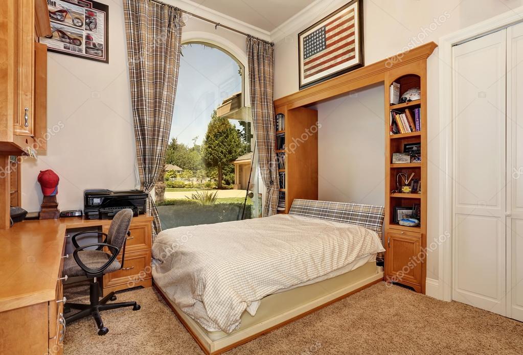 Home office interior in mansion-house. — Stock Photo © iriana88w #124213652