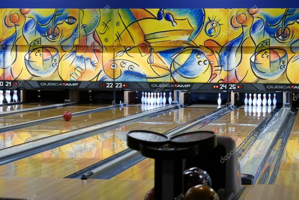Close up ball rolls down a bowling lane — Stock Editorial Photo ... Close up ball rolls down a bowling lane — Stock Editorial Photo ...