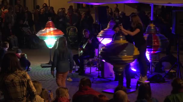 13 Giant guitar Videos, Royalty-free Stock Giant guitar Footage ...