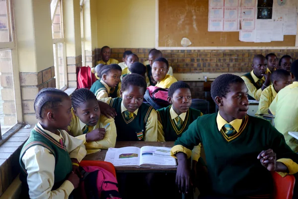 Crowded classroom Stock Photos, Royalty Free Crowded classroom Images ...