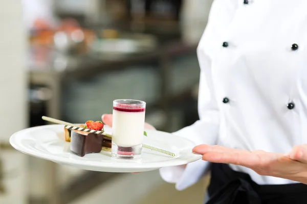 Patissier images libres de droit, photos de Patissier | Depositphotos