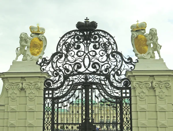 British palace gate Stock Photos, Royalty Free British palace gate ...