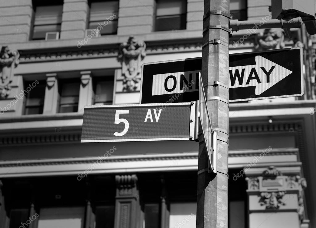 Fift avenue sign 5 th Av New York Mahnattan — Stock Photo © lunamarina ...