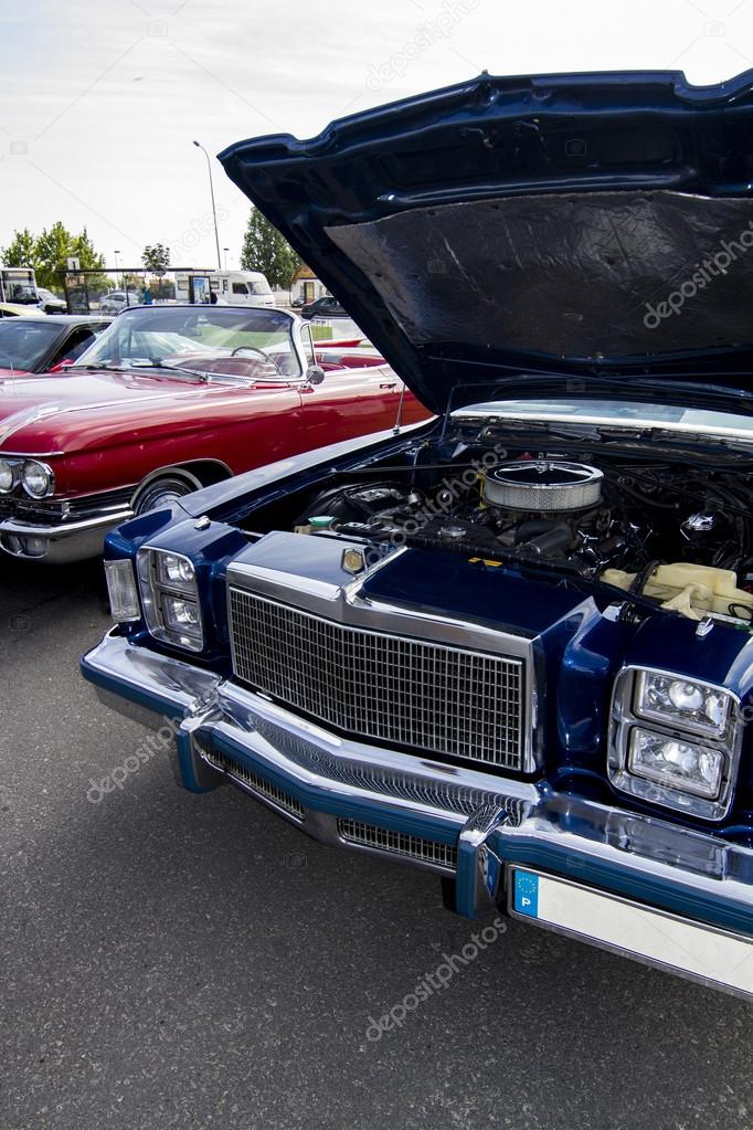 Retro american car with open hood — Stock Editorial Photo © membio ...