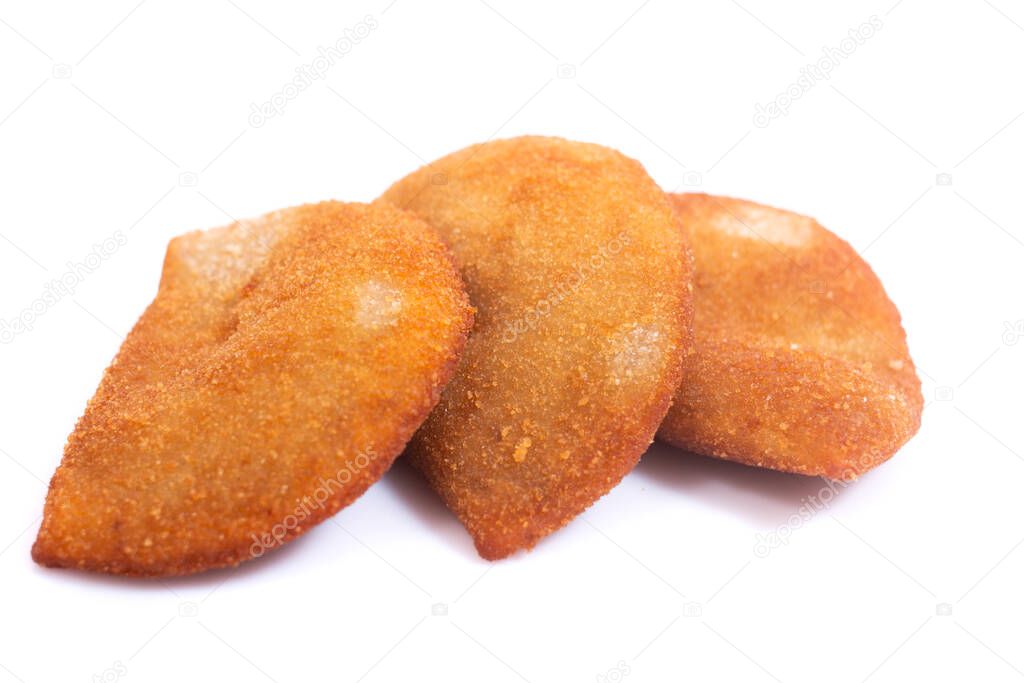 Aperitivos típicos de rissol frito portugués, generalmente con carne o ...