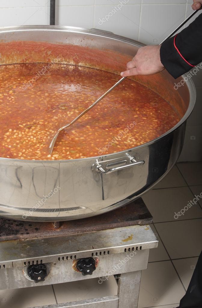 Chef cooking beans at commercial kitchen-bean — Stock Photo © senkaya ...